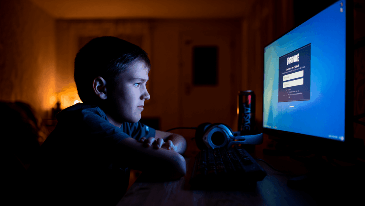 Fortnite down today as thousands of players stuck with login errors ...