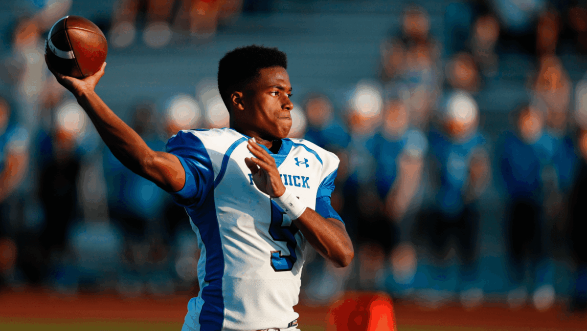 Fenwick stuns #1 Nazareth 28-27 in OT thriller, heads to 6A state championship game