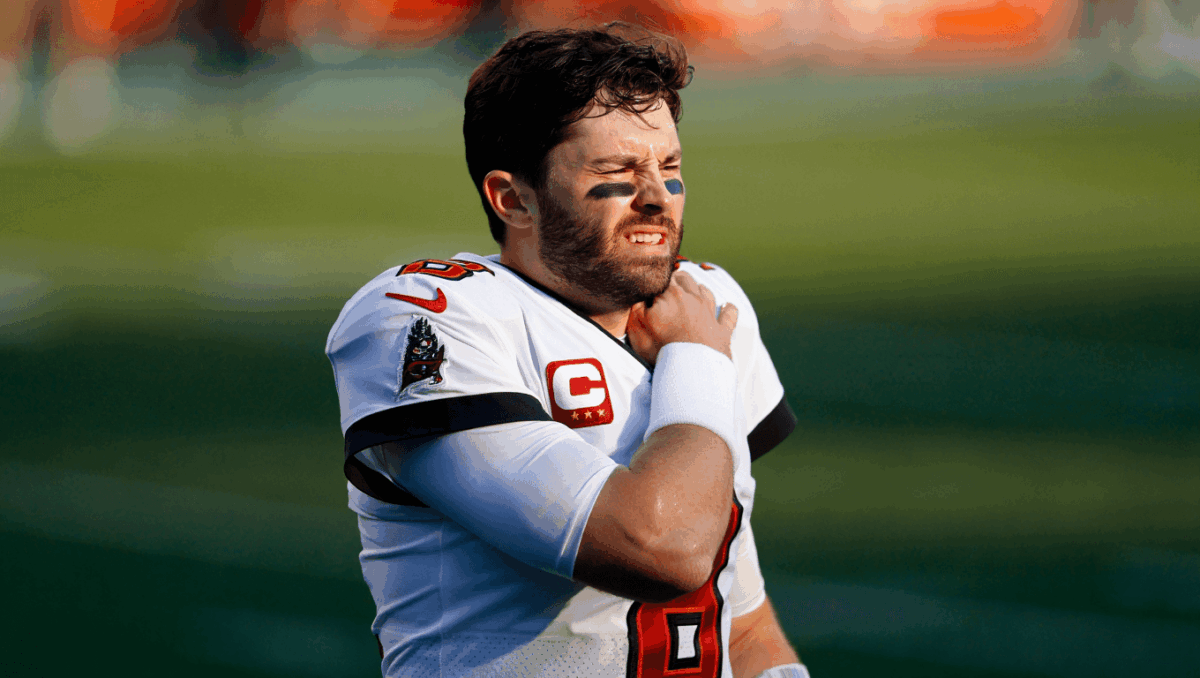 Baker Mayfield suffers left shoulder injury on Sunday Night Football ...