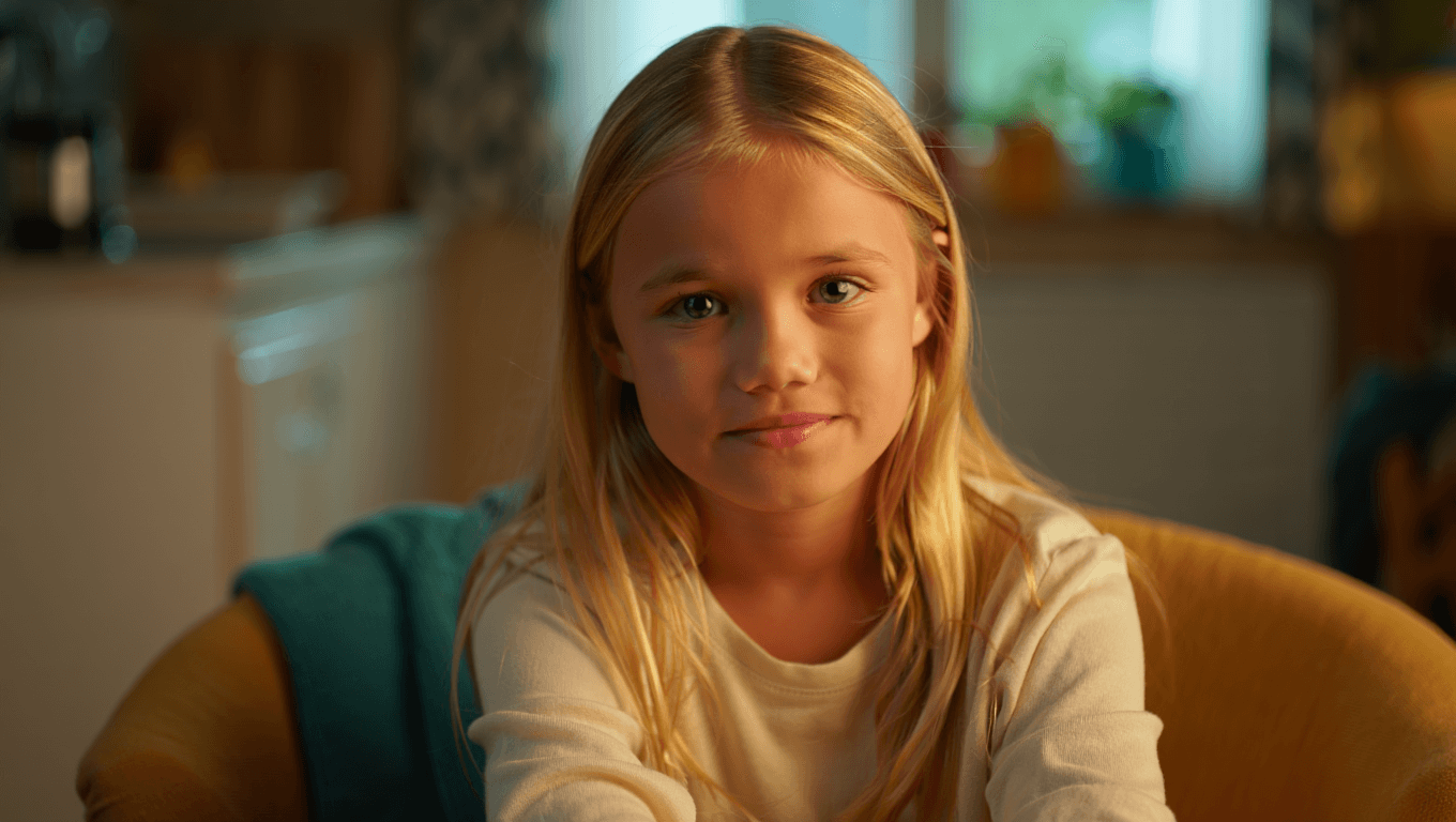 Stranger Things Holly actress Nell Fisher, 14, reveals shocking details ...