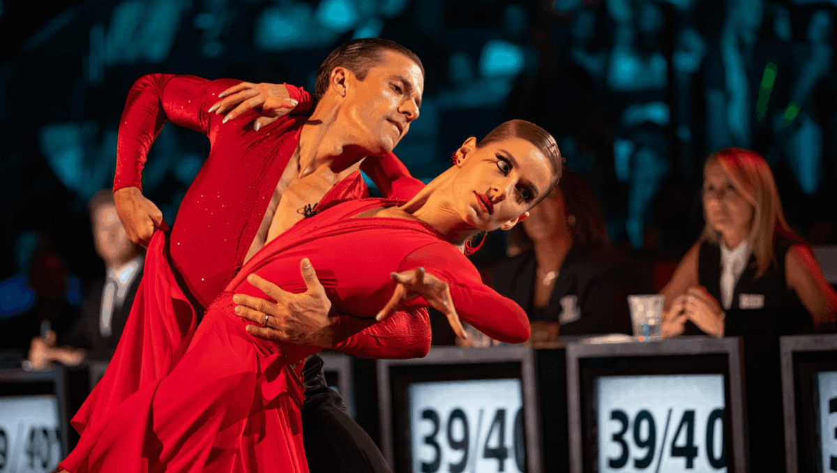 DWTS scores: Whitney Leavitt tops leaderboard with 39/40 as Danielle ...