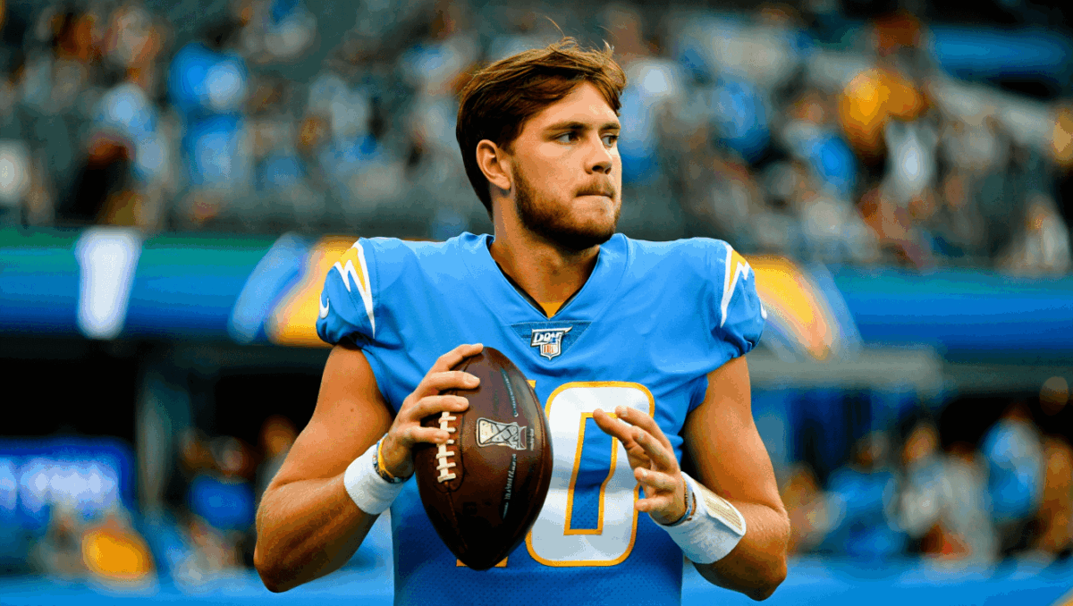 Justin Herbert suffers fresh injury in first half vs. Texans despite ...