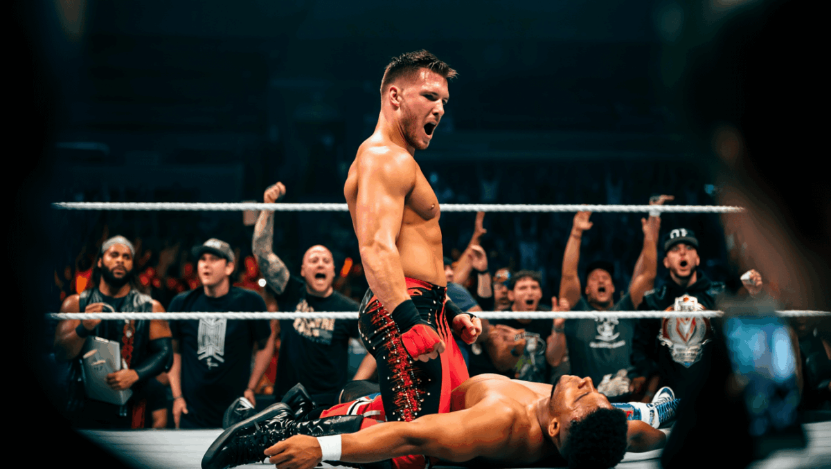 WWE Monday Night Raw results: LA Knight pins Jey Uso, one twist leaves ...