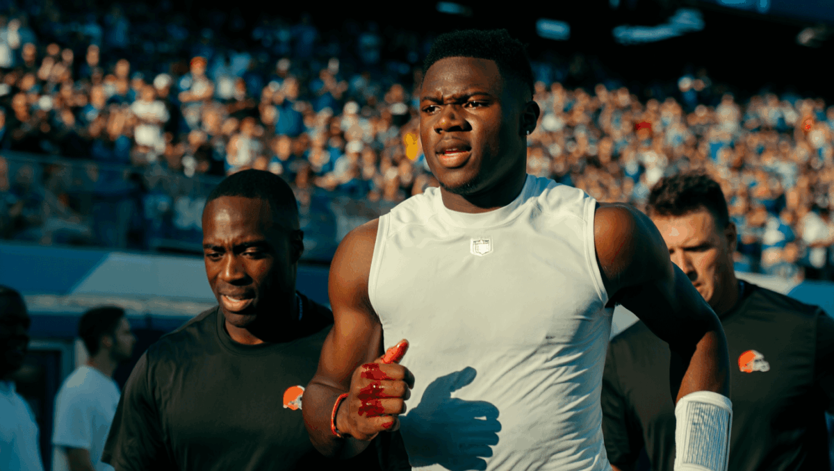Shedeur Sanders exits Browns game with bloody pinky finger injury ...
