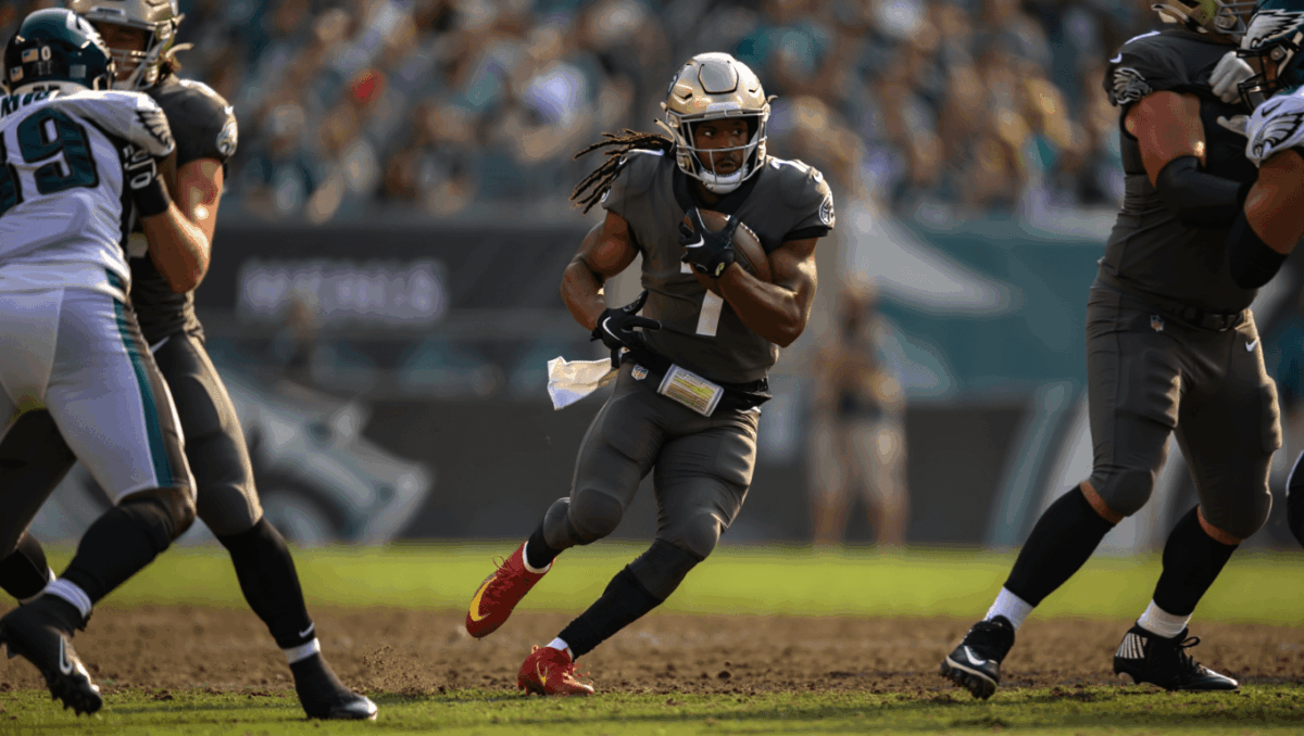 Chris Rodriguez scores late touchdown in Commanders' tough Week 16 loss ...