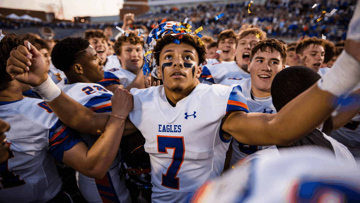 Bishop Watterson football dominates Toledo Central Catholic 30-0 to cap ...