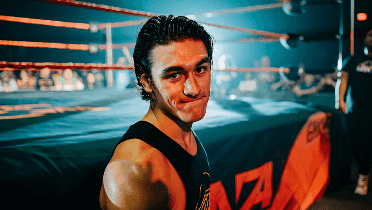 Monday Night Raw shocks fans as Austin Theory and mysterious Vision ...