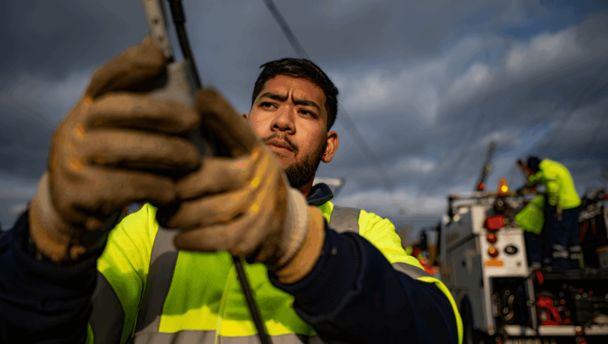 RI energy outage map shows 30K+ customers without power as 60 mph winds ...