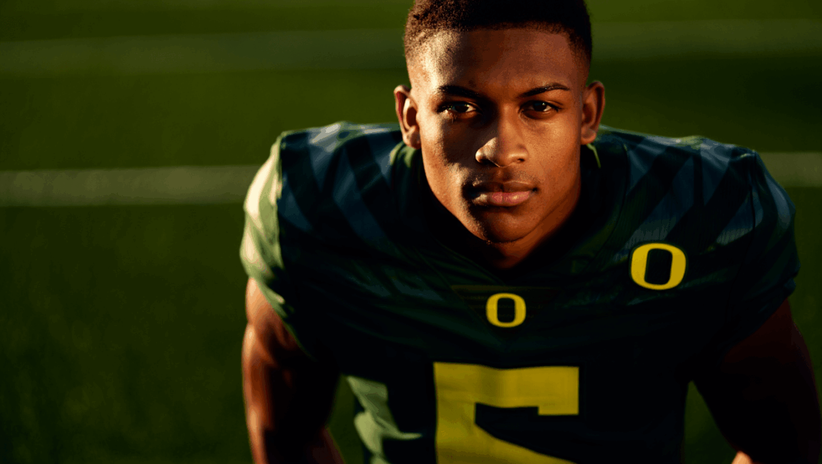 Dante Moore won't declare for NFL Draft, returning to Oregon for 2026