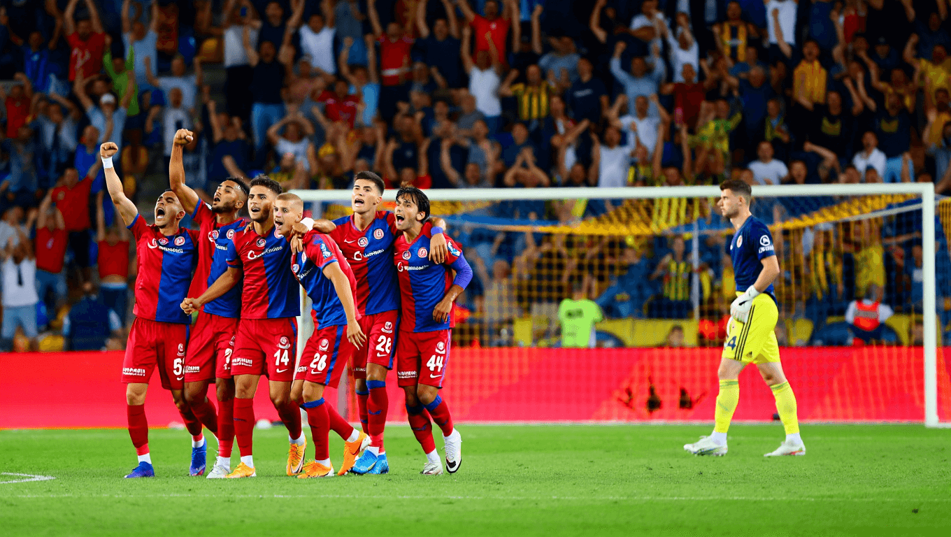 Alanyaspor draws level with Fenerbahçe 2-2, dramatic comeback caps ...