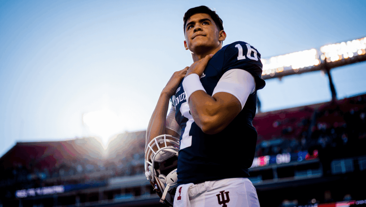 Indiana vs Oregon tonight in Peach Bowl semifinal rematch, Mendoza's ...