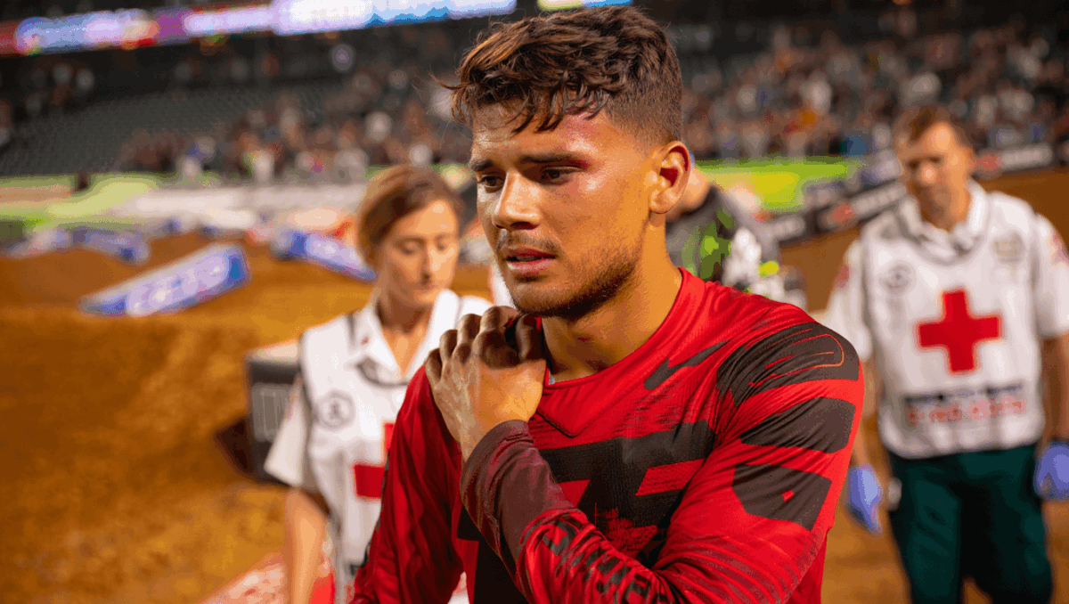 Malcolm Stewart dislocated shoulder after hard Anaheim 1 crash