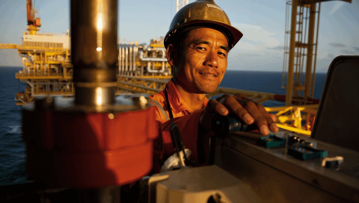 Chevron brings Angola platform online producing 25,000 barrels daily ...