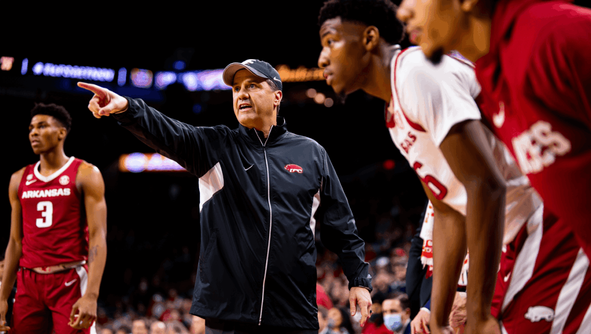 South Carolina faces No. 17 Arkansas in SEC matchup tonight at Bud ...