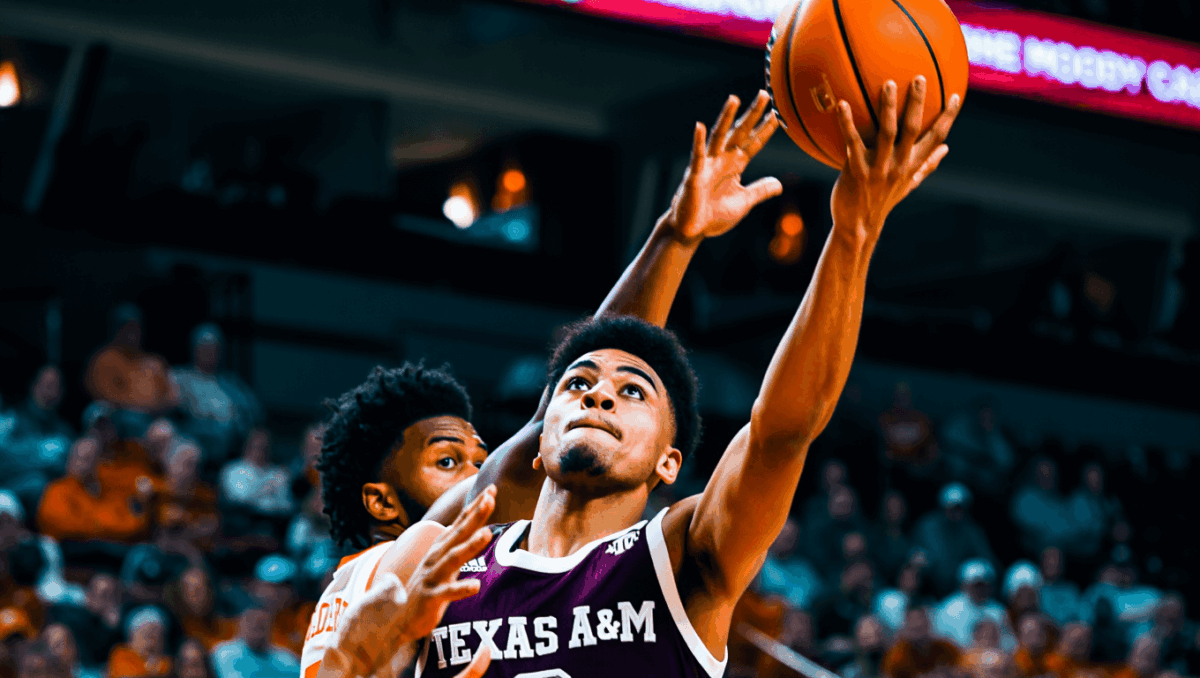 Texas A&M beats Texas 74-70 last night, Agee's double-double leads collapse